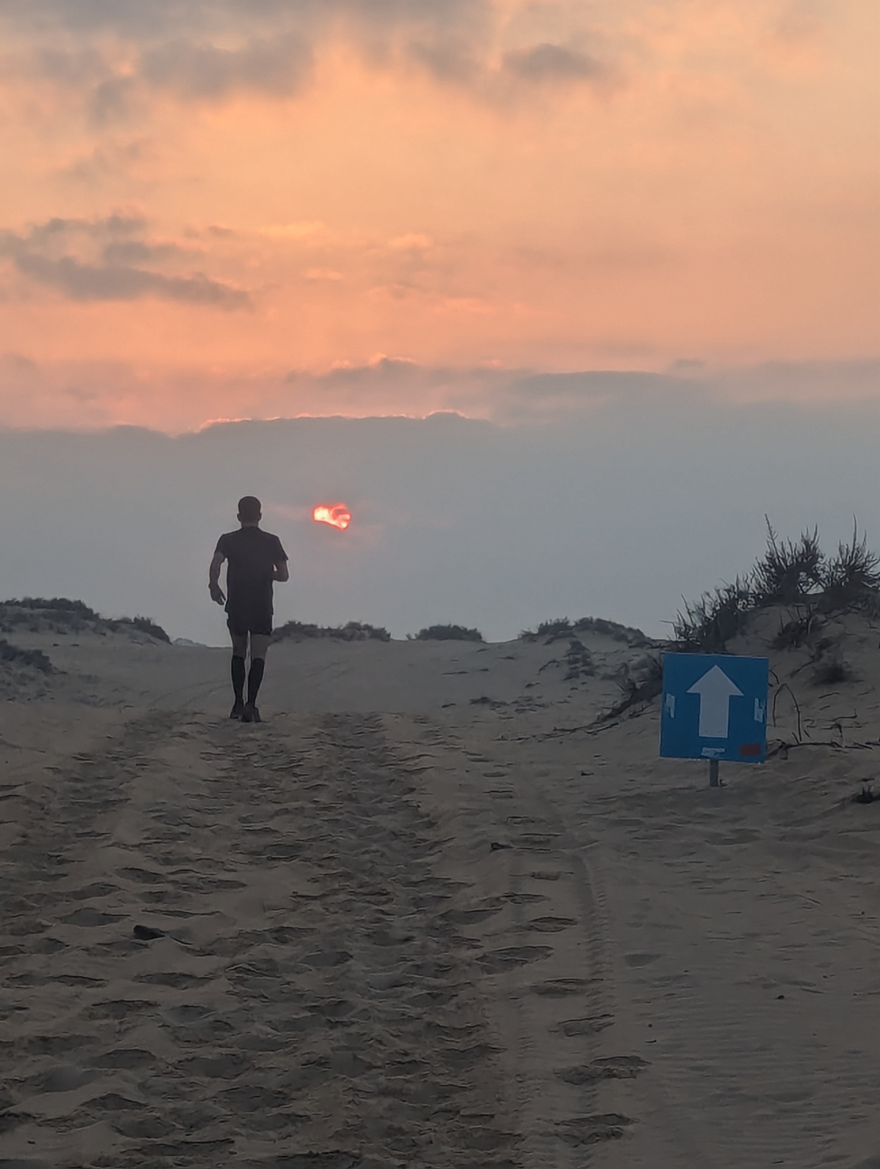 10k run amongst the sand dunes | Danny Minahan